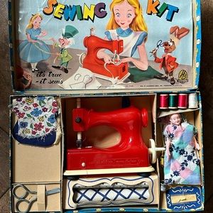 Disney | Toys | Antique Walt Disneys Alice In Wonderland Sewing Kit ...